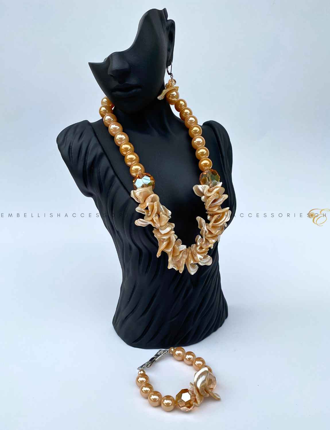 Crystal shell necklace - Embellish Accessories